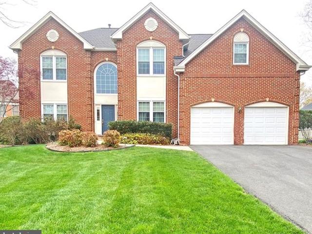 6109 Oakengate Way, Centreville, VA 20120