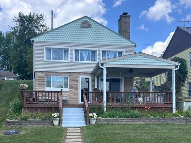 6109 Cole Dr, Osseo, MI 49266
