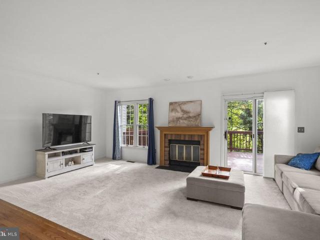 6109 Gothic Lane