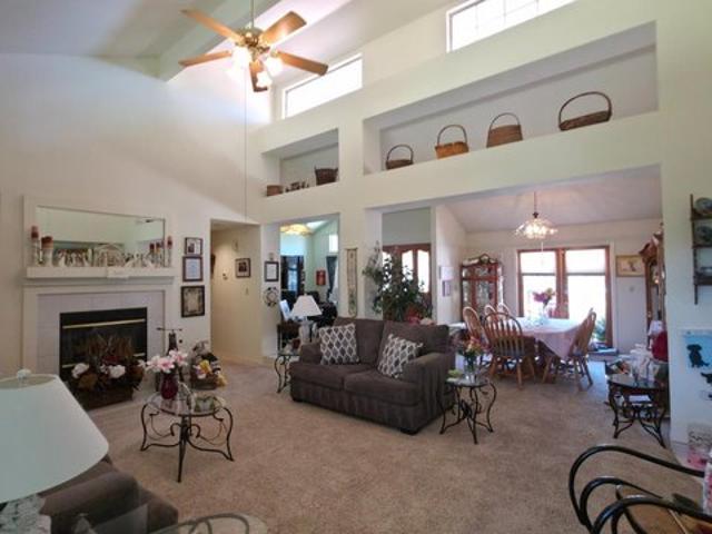 6109 Spring Valley Dr, Bakersfield, CA 93308
