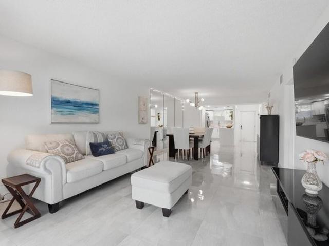 6100 NW 44th St Apt 104, Lauderhill, FL 33319