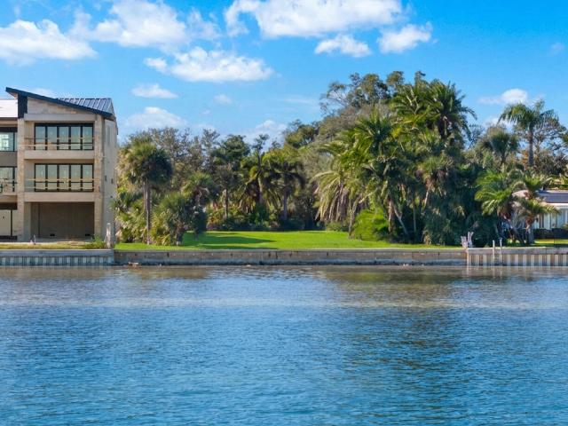 6100 Bahama Shores Dr S, St. Petersburg, FL 33705 | MLS #2127 | Compass