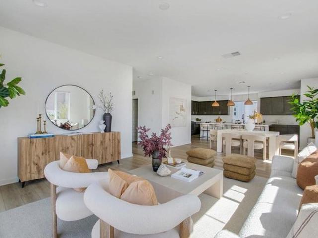 6100 Colt Pl Unit 101, Carlsbad, CA 92009