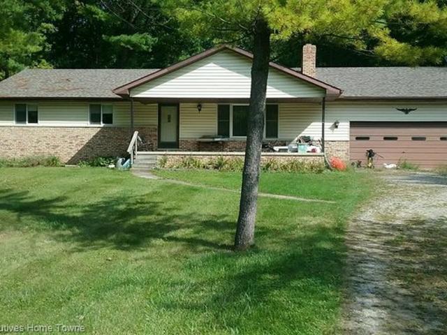 6100 Frith Rd, Saint Clair, MI 48079