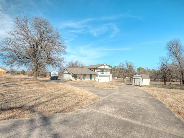 6100 Lillian Lane