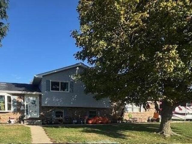 6100 Robbins Rd, Portage, IN 46368