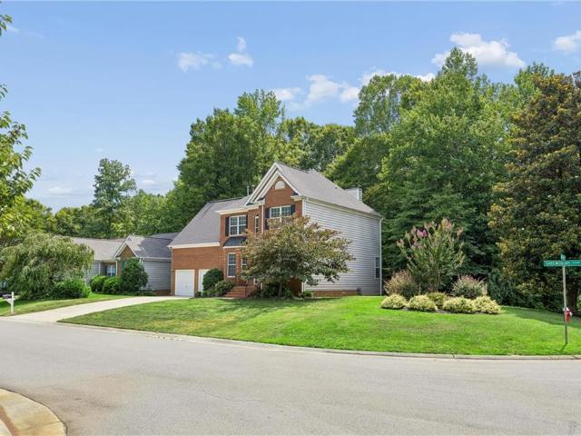 6100 Shrewsbury SQ