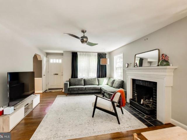 6100 27Th Street N