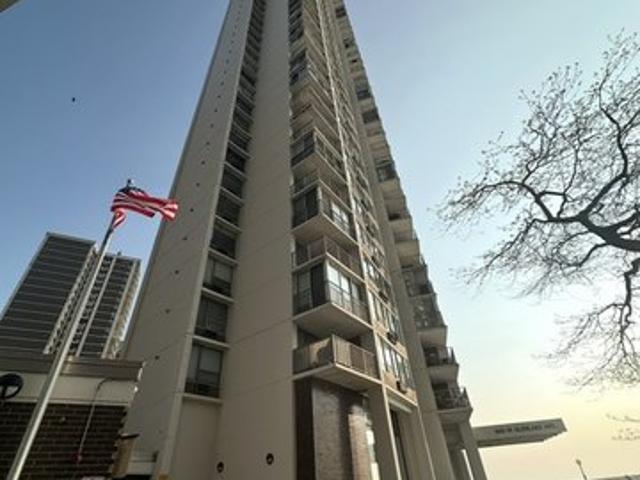 6101 N Sheridan Rd Apt 4A, Chicago, IL 60660