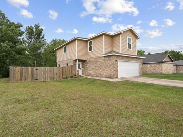 6101 Fox Ridge Dr, Angleton, TX 77515