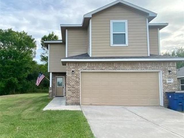 6101 Fox Ridge Dr, Angleton, TX 77515