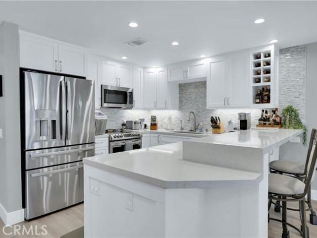 6101 S Marina Pacifica Dr, Long Beach, CA 90803