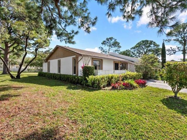 6102 Fairfield Cir #22, Greenacres, FL 33463