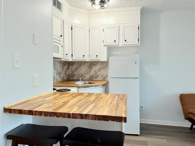 6102 Seawall Boulevard 213