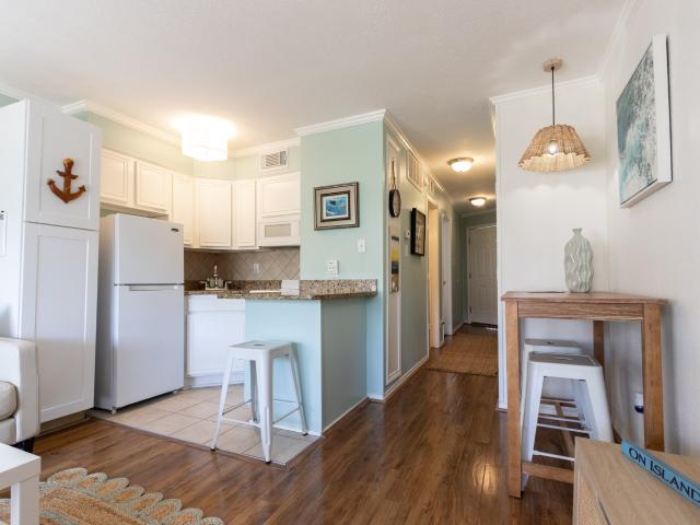 6102 Seawall Blvd, Unit 140, Galveston, TX 77551 | MLS #11405 | Compass