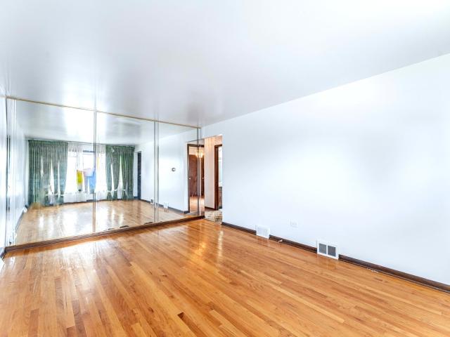 6102 W 64th Street