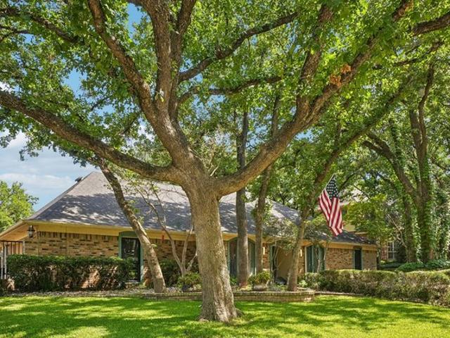 6102 Waterview Dr, Arlington, TX 76016