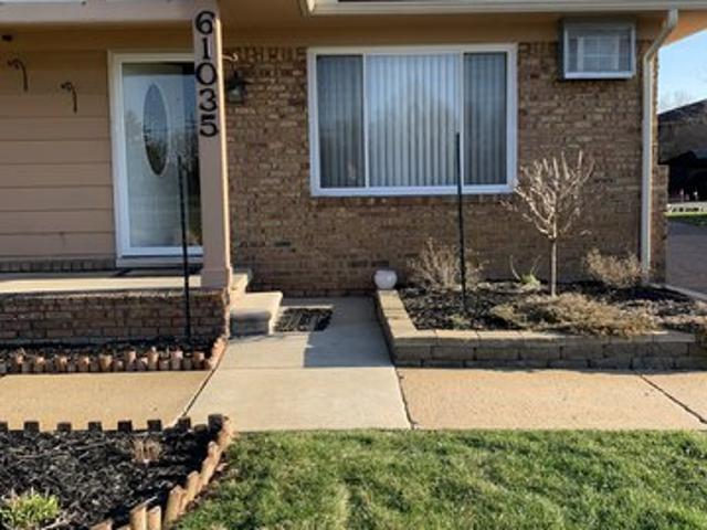 6103 Mile Rd Apt 5, South Lyon, MI 48178