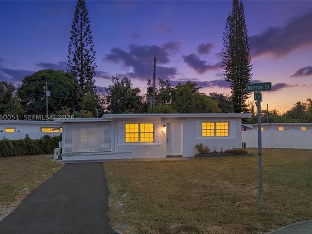 6103 Monroe St, Hollywood, FL 33023