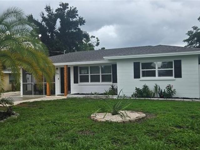 6103 Carlton Ave, Sarasota, FL 34231