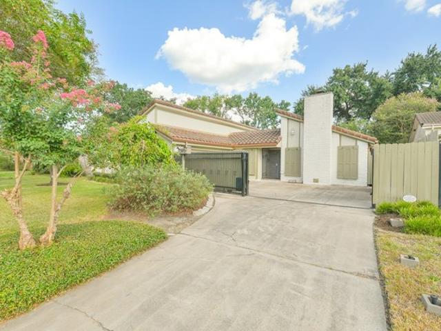 6103 Gallant Forest Dr, Houston, TX 77088
