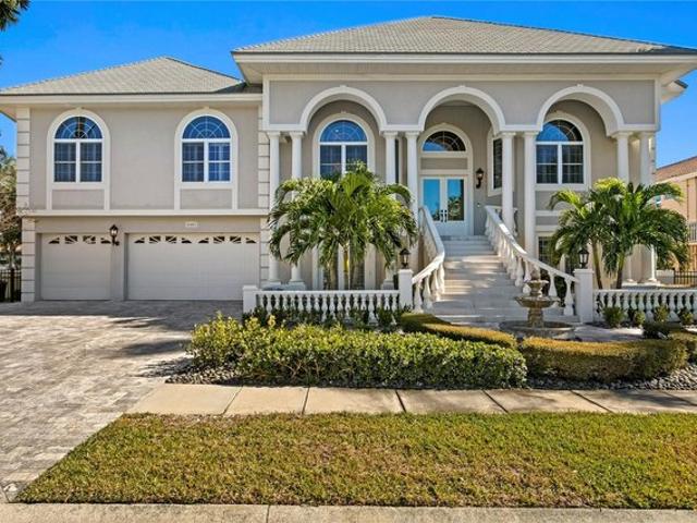 6103 Pasadena Point Blvd S, Gulfport, FL 33707
