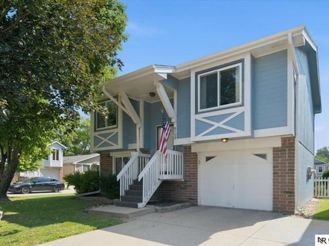 6103 S 77th St, Omaha, NE 68127