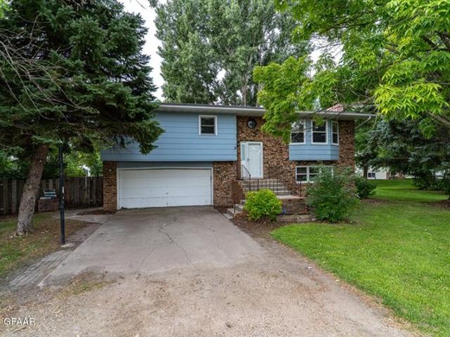 610 3rd St, Thompson, ND 58278