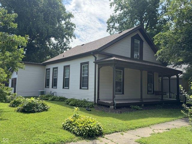 610 4th St, Covington, IN 47932