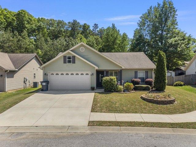 610 Chastine Dr, Spartanburg, SC 29301