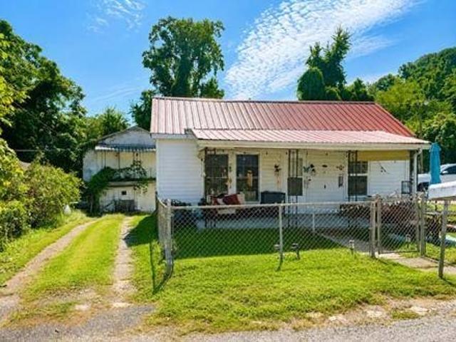 610 Amber St, Charleston, WV 25303
