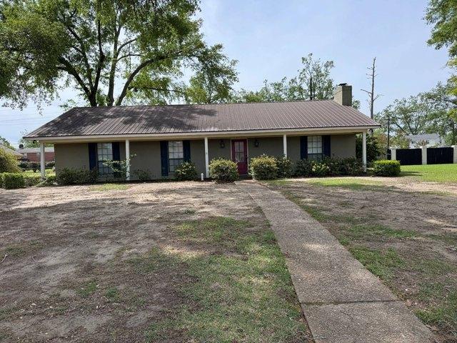 610 Aubrey Cir S, Greenwood, MS 38930