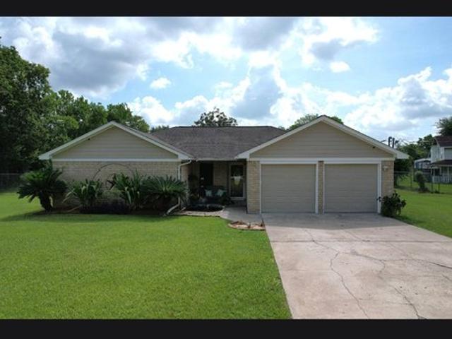 610 Avenue C, Alvin, TX 77511