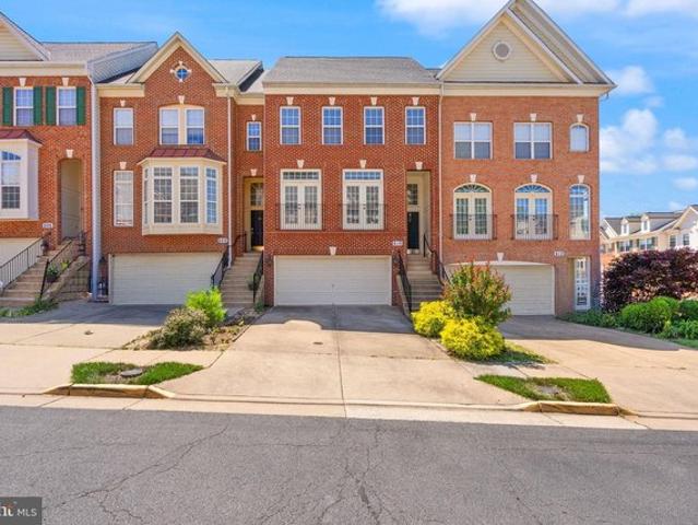 610 Battery Ter NE, Leesburg, VA 20176