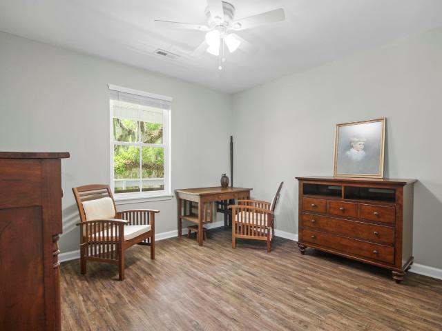 610 Bayview Dr