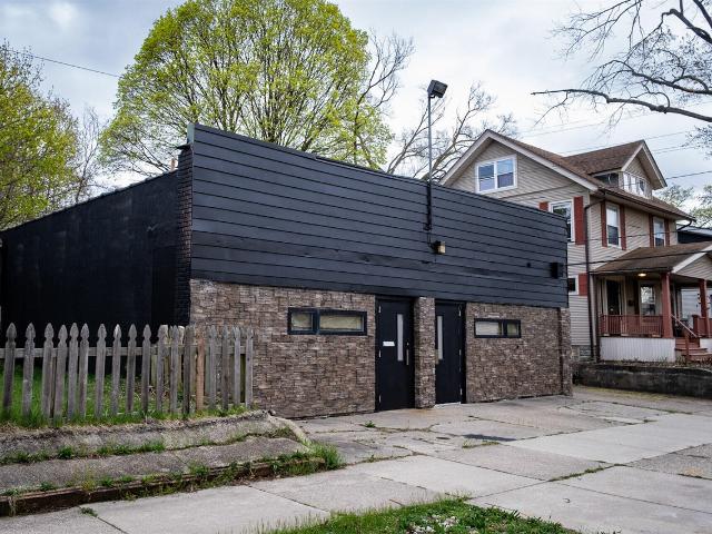 610 Benjamin Avenue