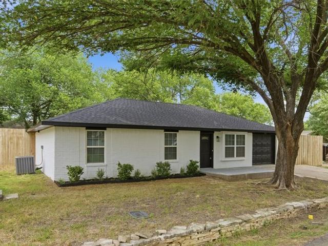 610 Galbraith St, Lake Dallas, TX 75065