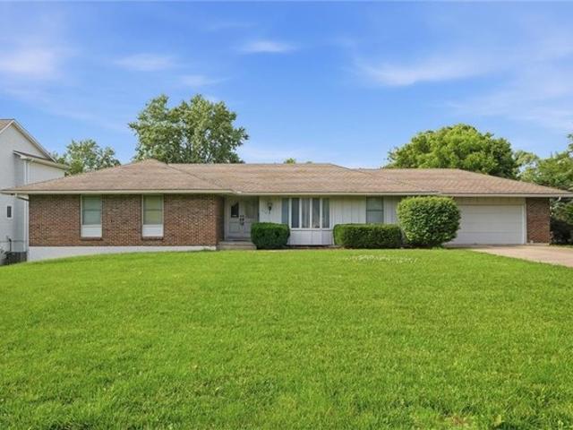 610 E 107th Ter, Kansas City, MO 64131