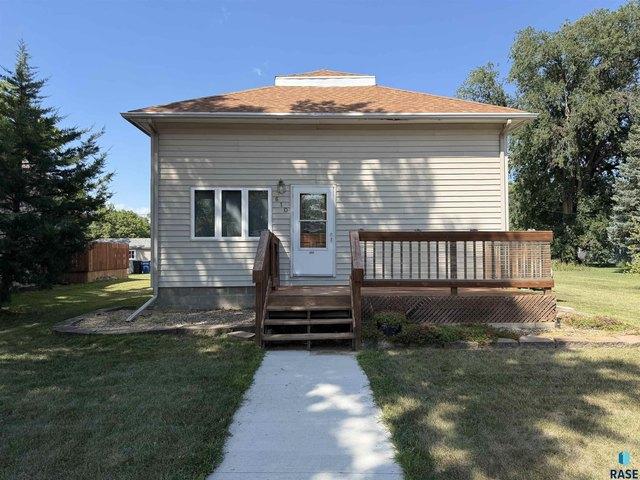 610 E 3rd St, Bridgewater, SD 57319