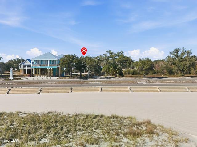 610 E Beach Boulevard