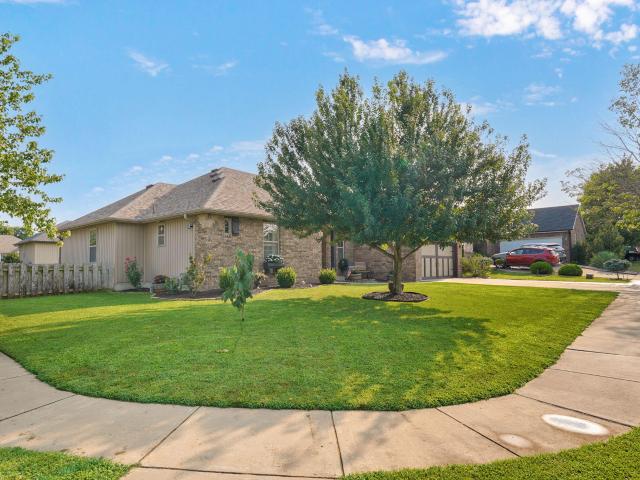 610 E Katella Circle