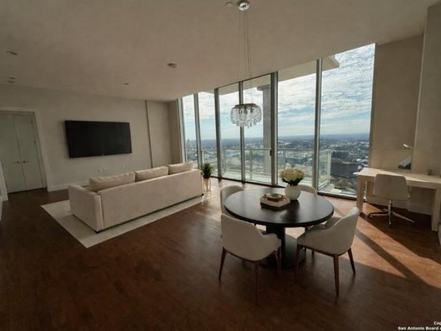 610 E Market St Unit 2803, San Antonio, TX 78205