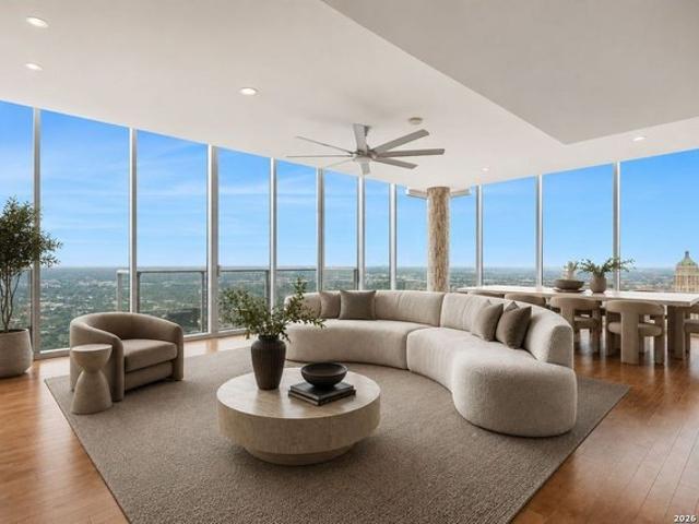 610 E Market St Unit 3001, San Antonio, TX 78205
