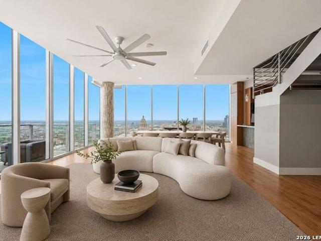 610 E Market St, Unit 3001