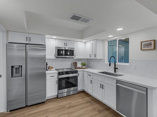 610 E Montebello Ave Unit 41, Phoenix, AZ 85012