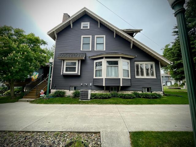 610 E Park Avenue