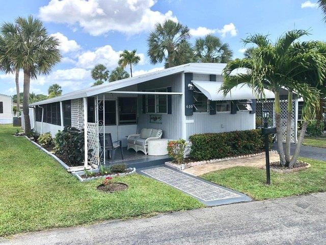 610 Frangipani Ln, Deerfield Beach, FL 33442