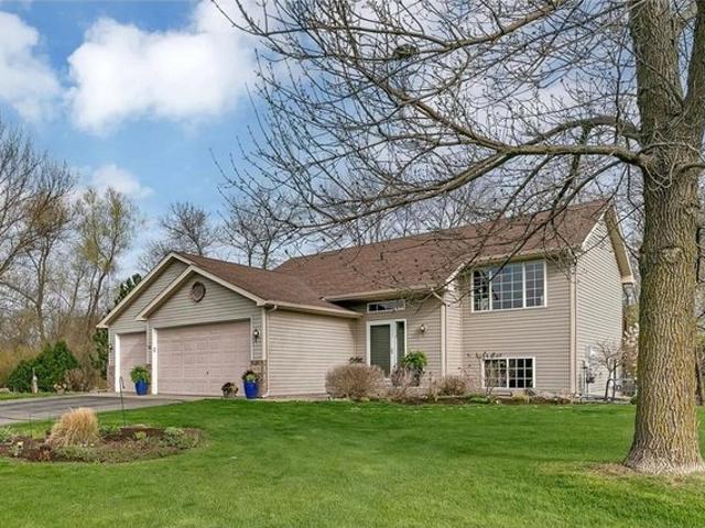 610 Knollwood Ct, Annandale, MN 55302