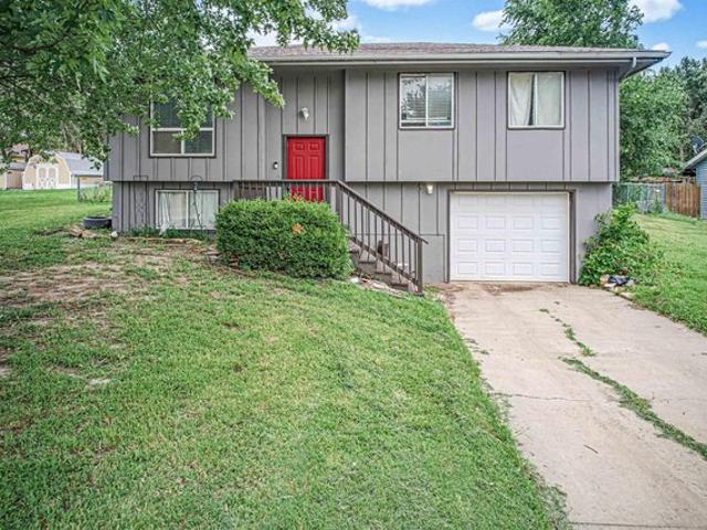 610 Knollwood St, Wakefield, KS 67487