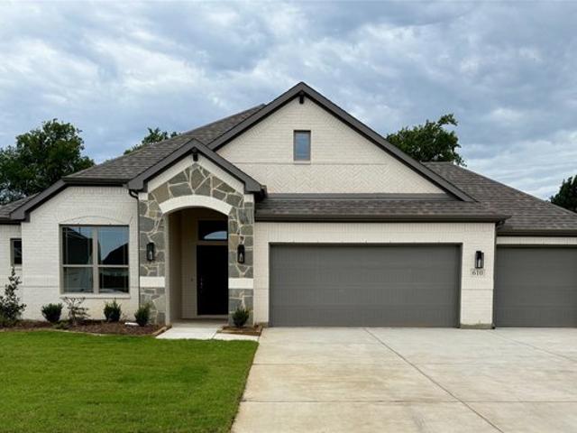 610 Kyle Dr, Tioga, TX 76271